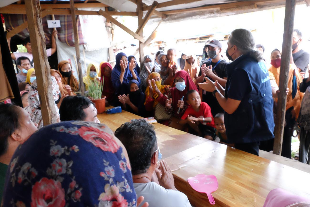 UN Philippines chief visits internally displaced persons in Maguindanao ... UN Philippines chief visits internally displaced persons in Maguindanao ...